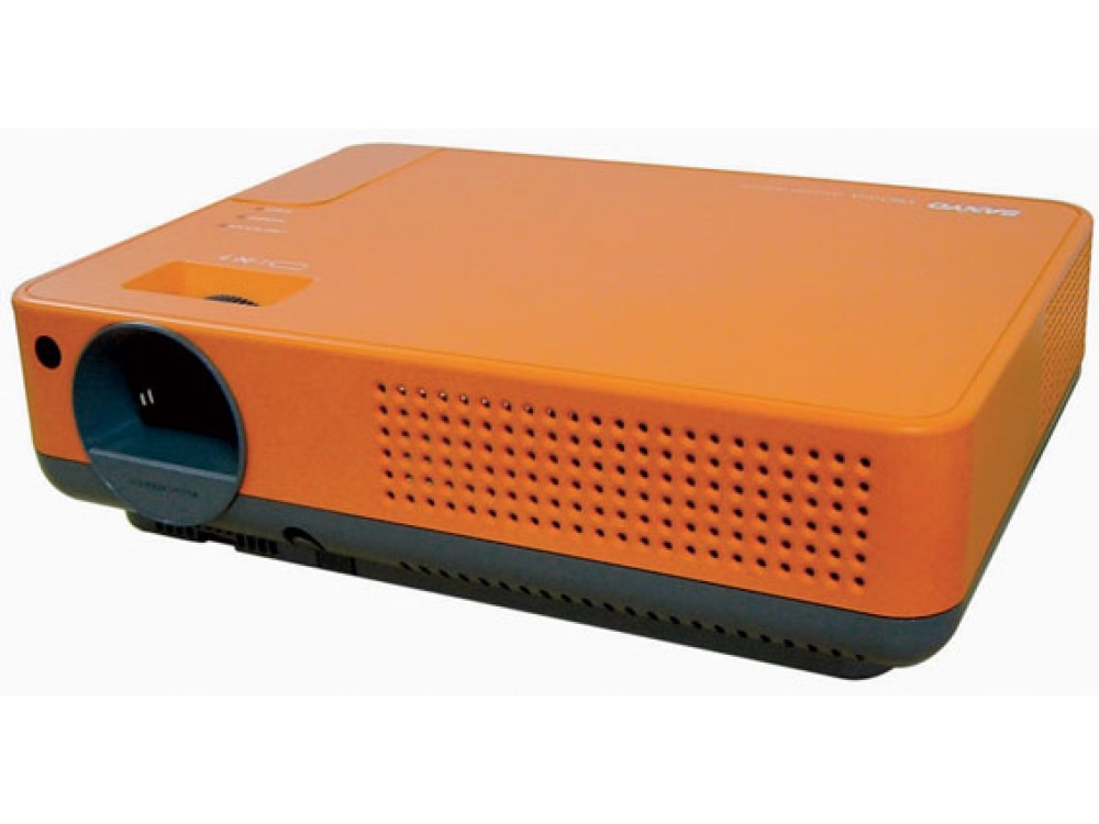 Sanyo PLC-XE32 LCD Projector With 1798 Lamp Hours Used